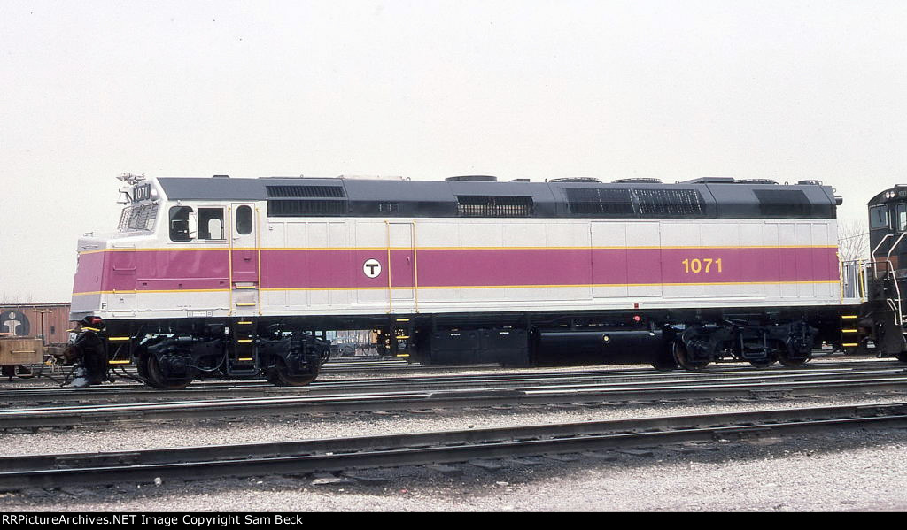 MBTA 1071--New F40PH-2C